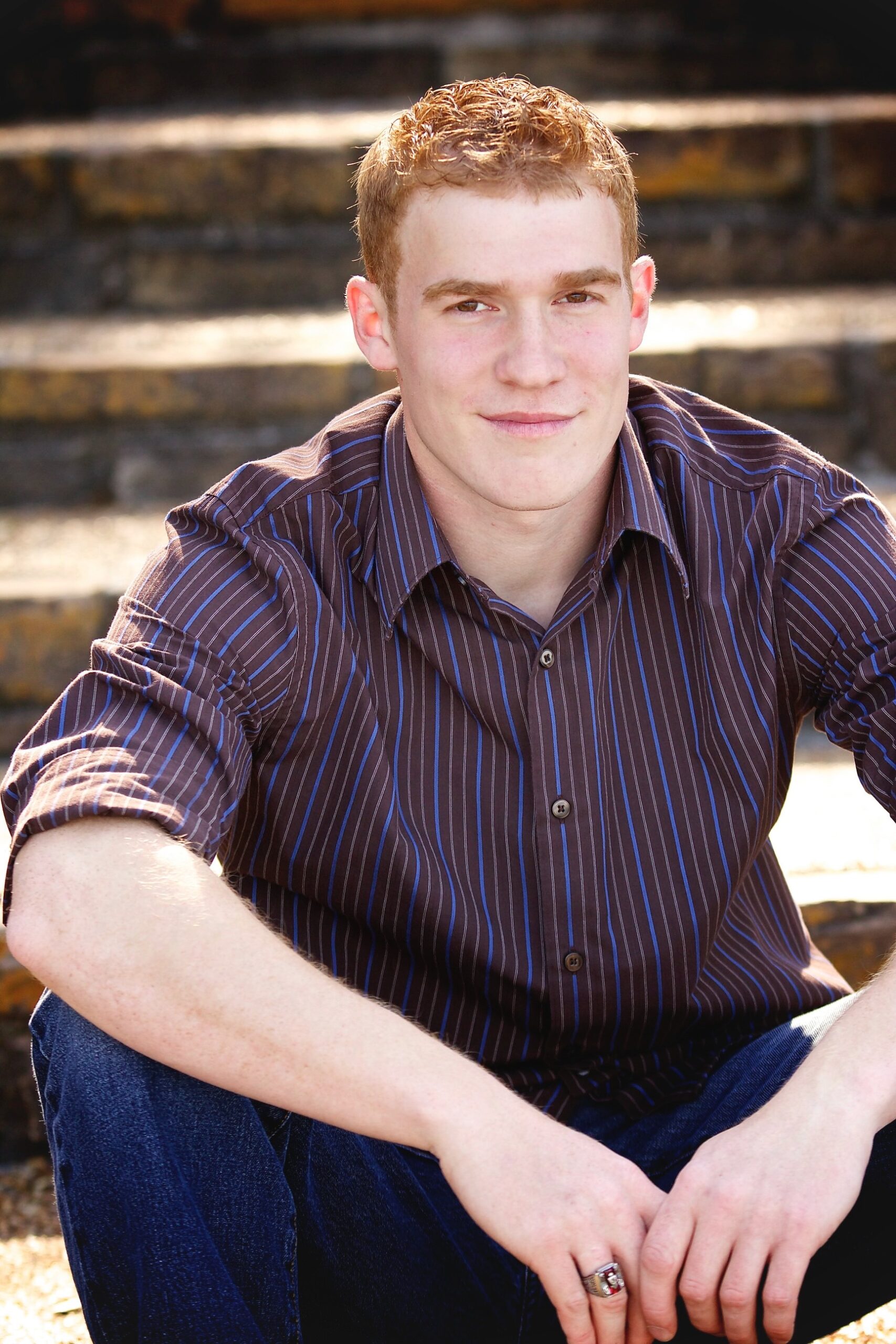 Senior Picture Poses for Guys: 5 Cool Ideas for Memorable Shots